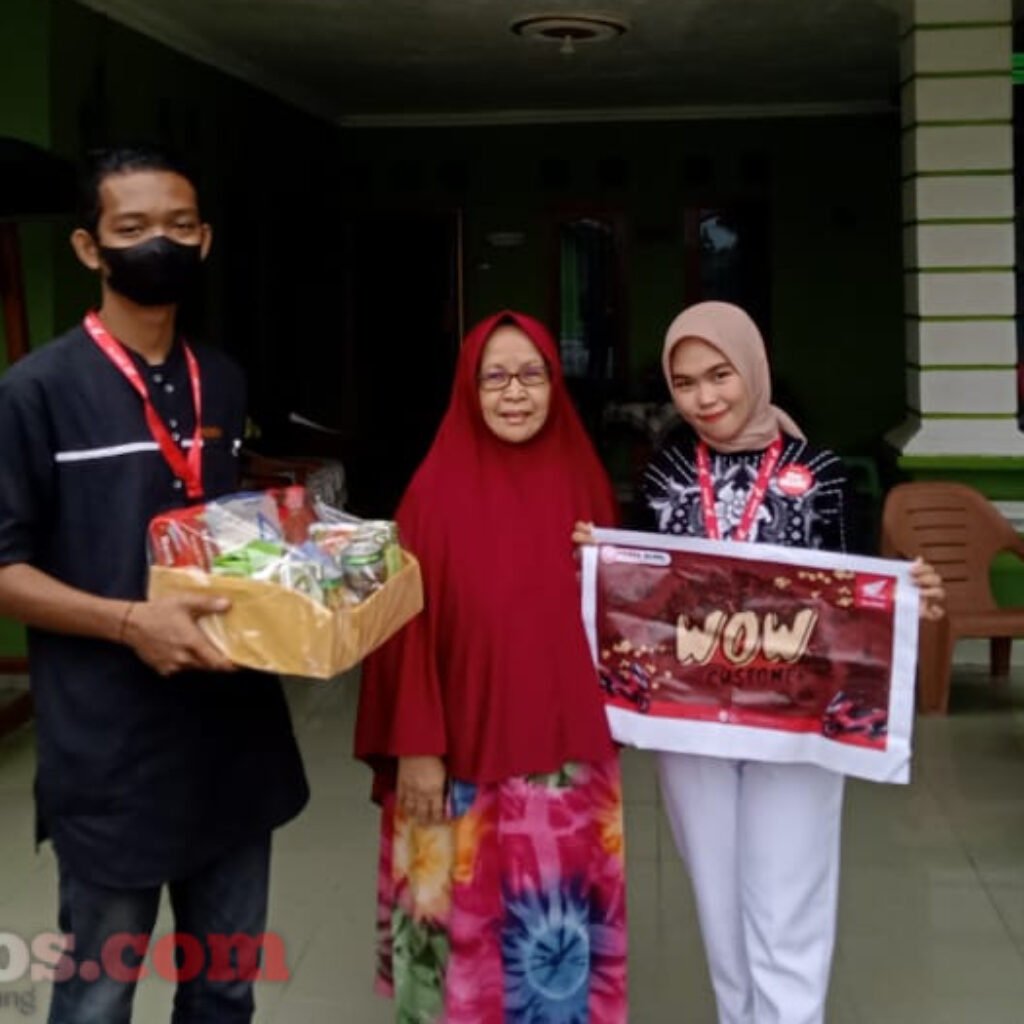 Beli motor di Honda Asp Muntok, Konsumen ini Dapat Kejutan Parcel ...